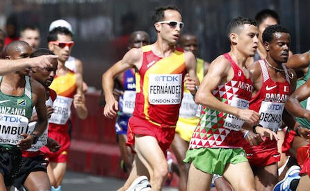 Iván Fernández se retira en la maratón de Londres | El Correo