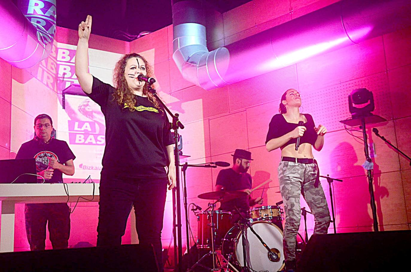 La Basu cerrando el 'Rabba Rabba Girl!' | El Correo