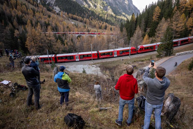 Fotos: El tren más largo del mundo recorre los Alpes Suizos | El Correo