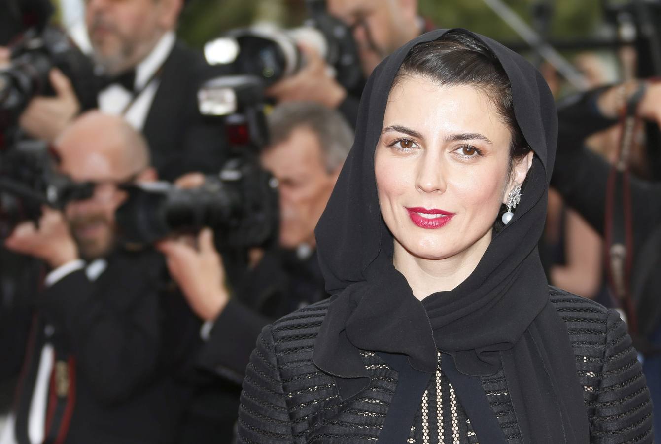 Hatami se disculpa por su beso | El Correo