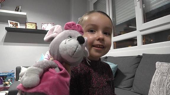 Ainize, la sonrisa de una niña que lucha por sobrevivir | El Correo